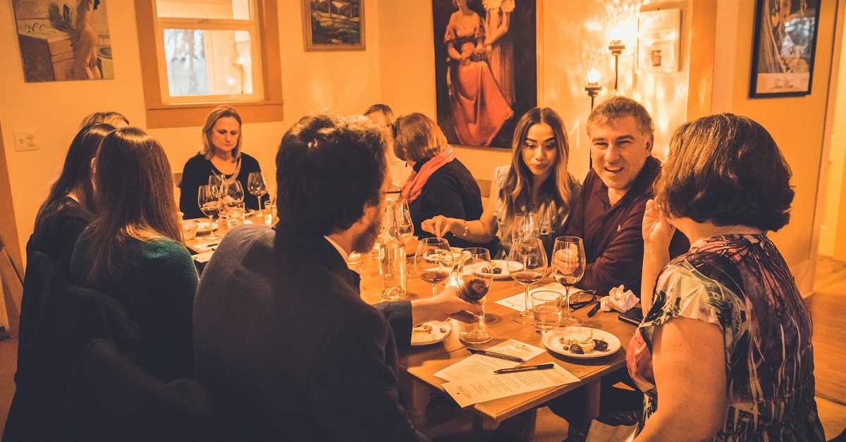 5 Things You Need To Know About Group Wine Tasting - NW Wine Shuttle